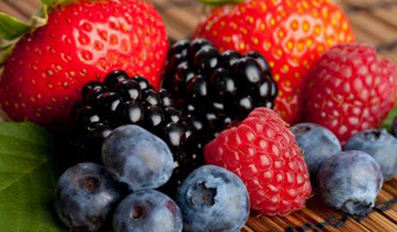 Keluarga Berry Kaya Antioksidan, Mampu Menangkal Serangan Jantung ...